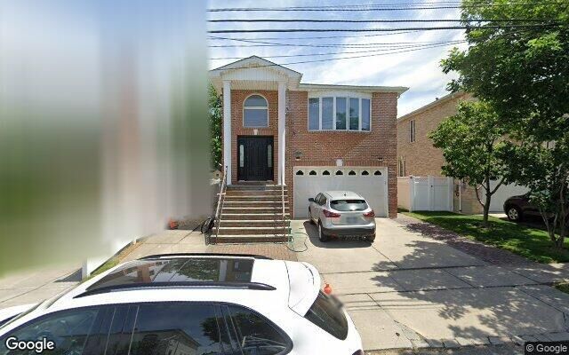 32-33 172nd St, Flushing, NY 11358