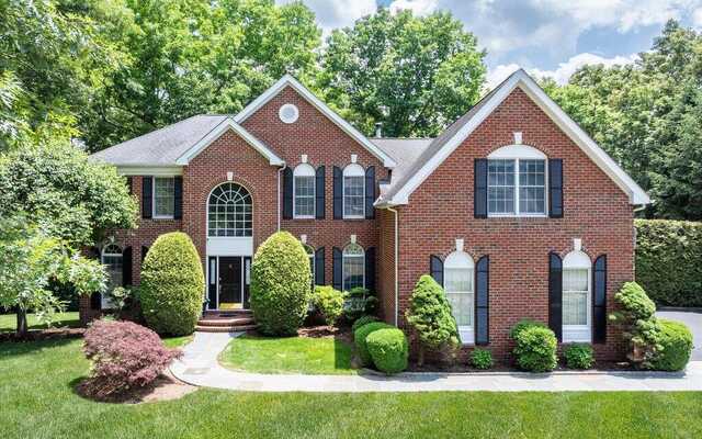 6 Theal Ct, Somers, NY 10589