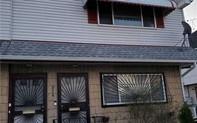 624 Beach 64th St, Arverne, NY 11692