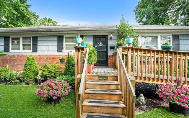 1931 Miller Pl, Merrick, NY 11566