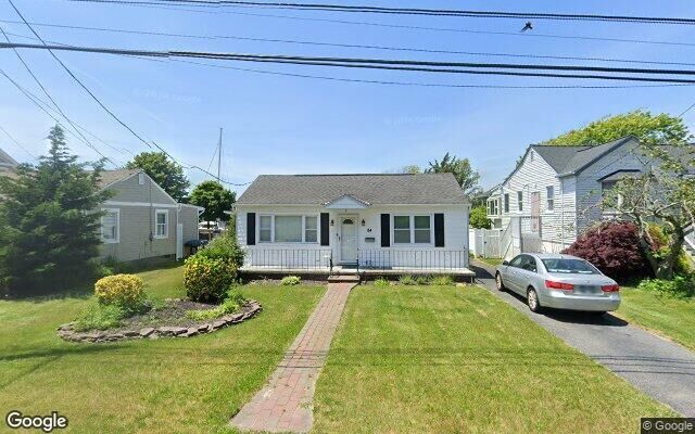 84 Boylan Ln, Blue Point, NY 11715