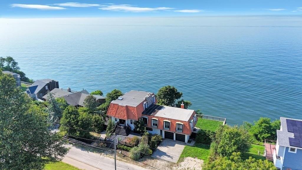 129 Shore Dr, Sound Beach, NY 11789