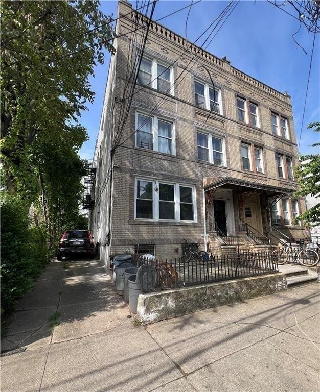1564 Bay Ridge Ave, Brooklyn, NY 11219