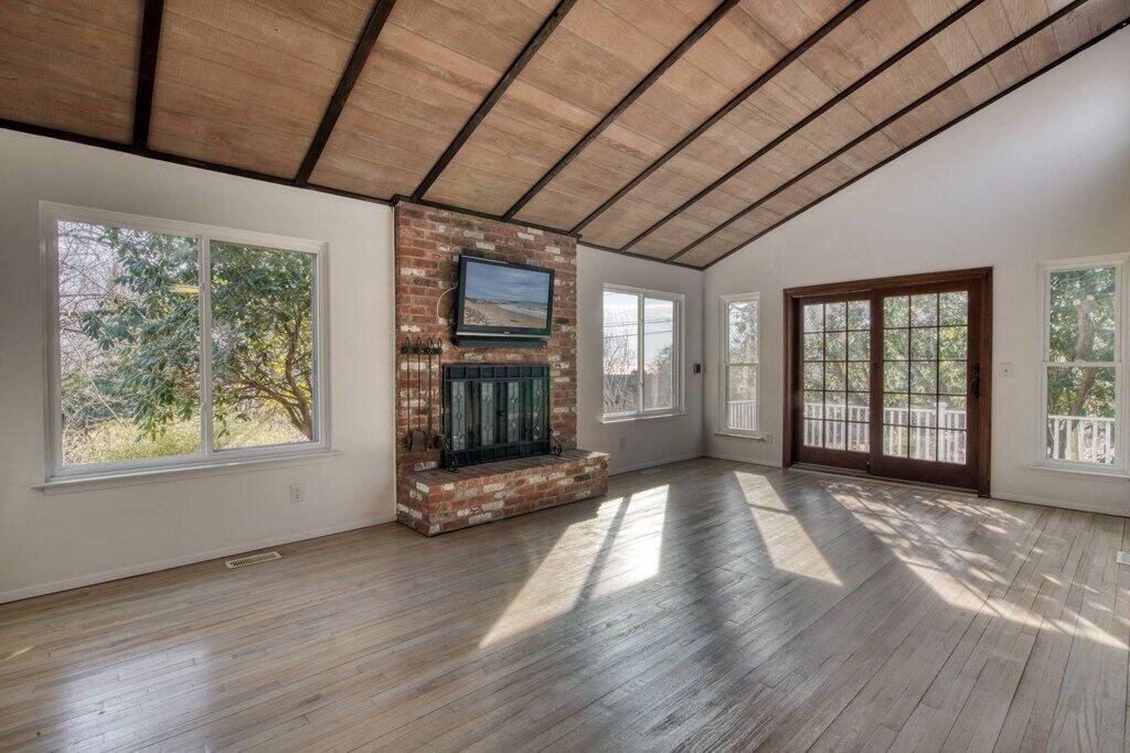 16 Stuyvesant Dr, Montauk, NY 11954