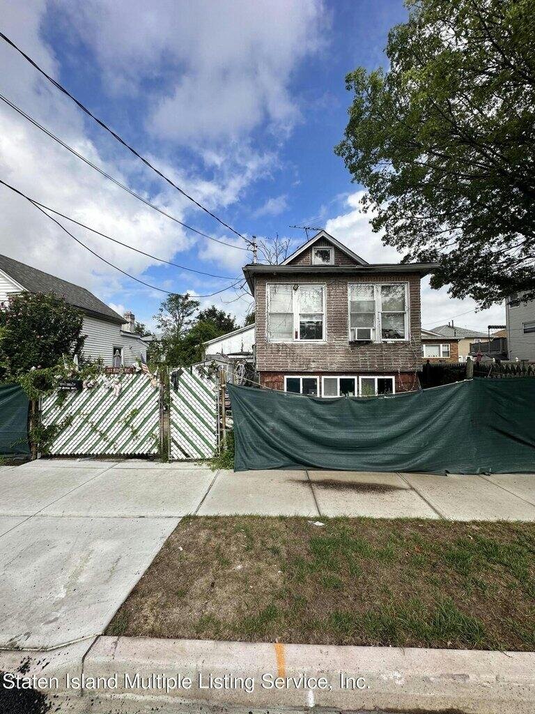 167 Roma Avenue, Staten Island, NY 10306