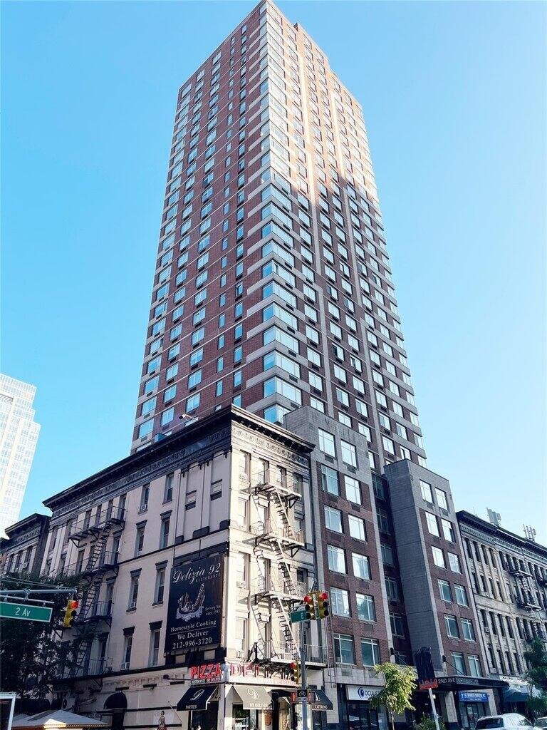 1760 2nd Ave #19B, New York, NY 10128