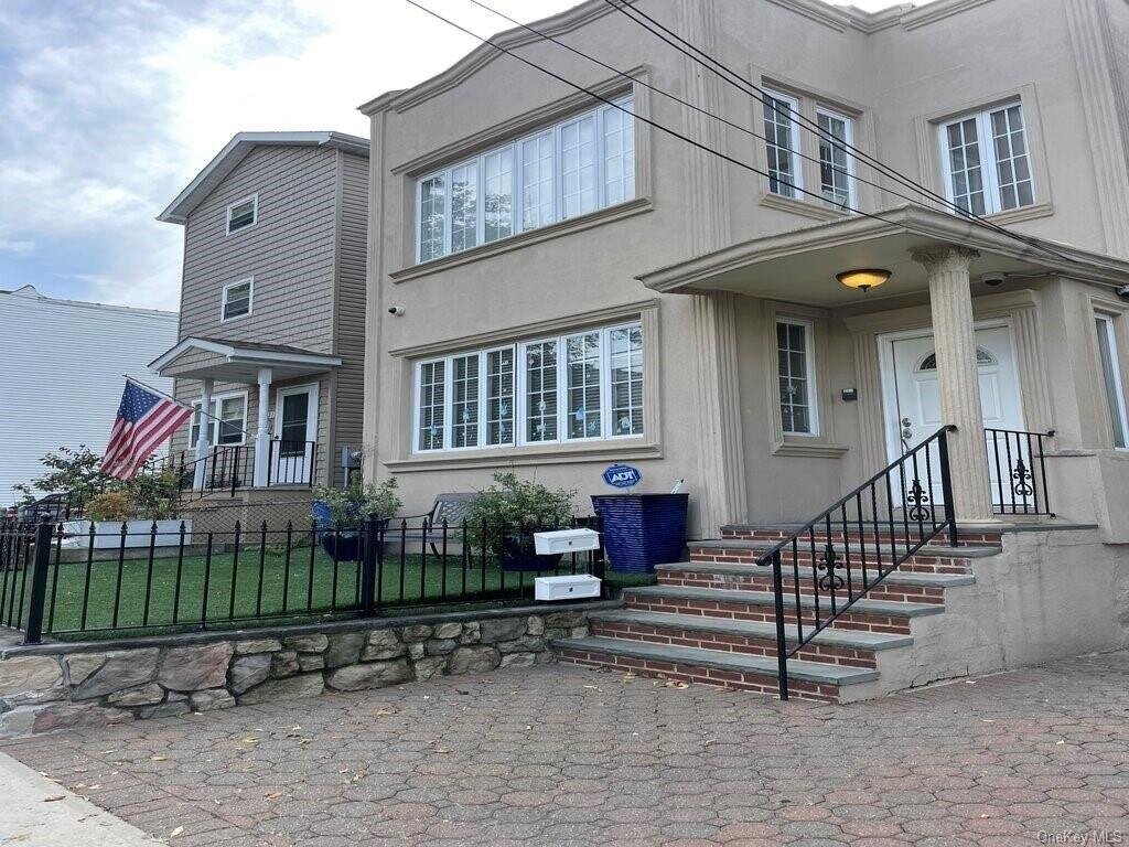 2033 Hobart Ave, Bronx, NY 10461