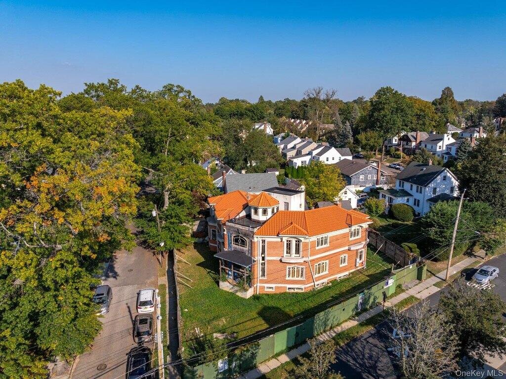 254-04 W End Dr, Little Neck, NY 11362