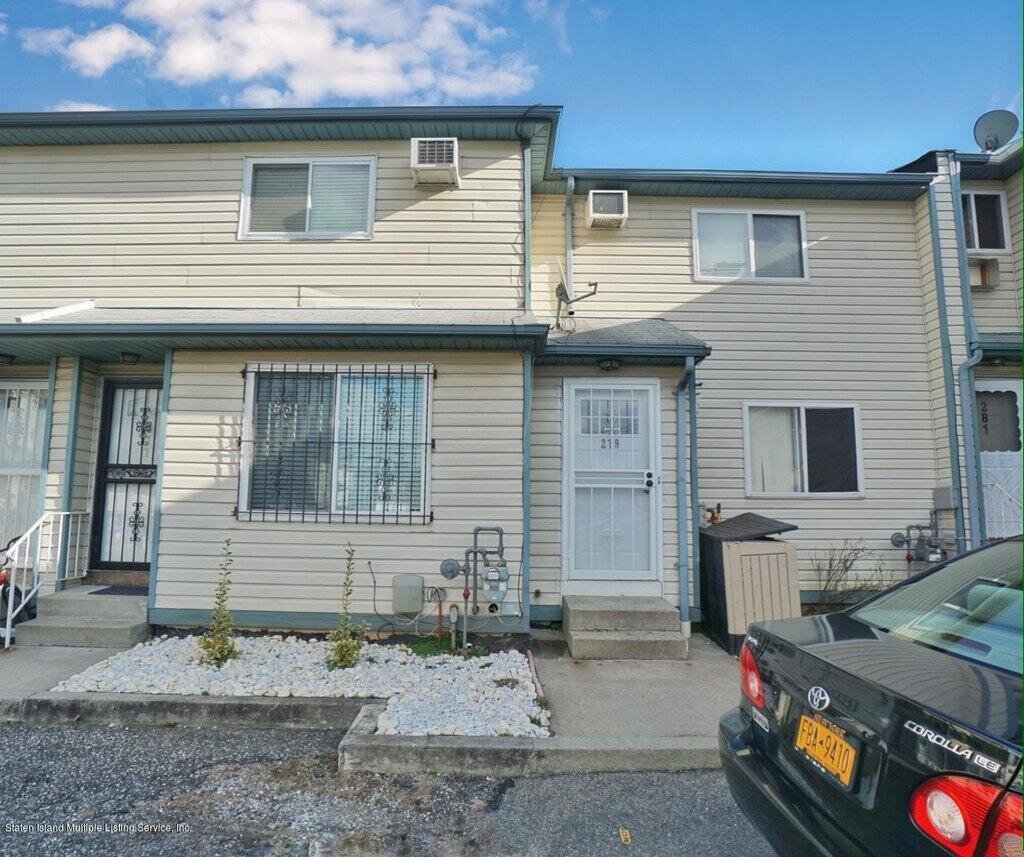 279 Mosel Ave, Staten Island, NY 10304