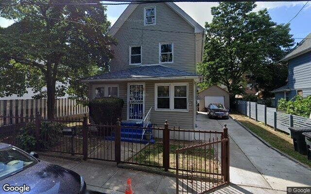 4 Hollywood Ct, Far Rockaway, NY 11691