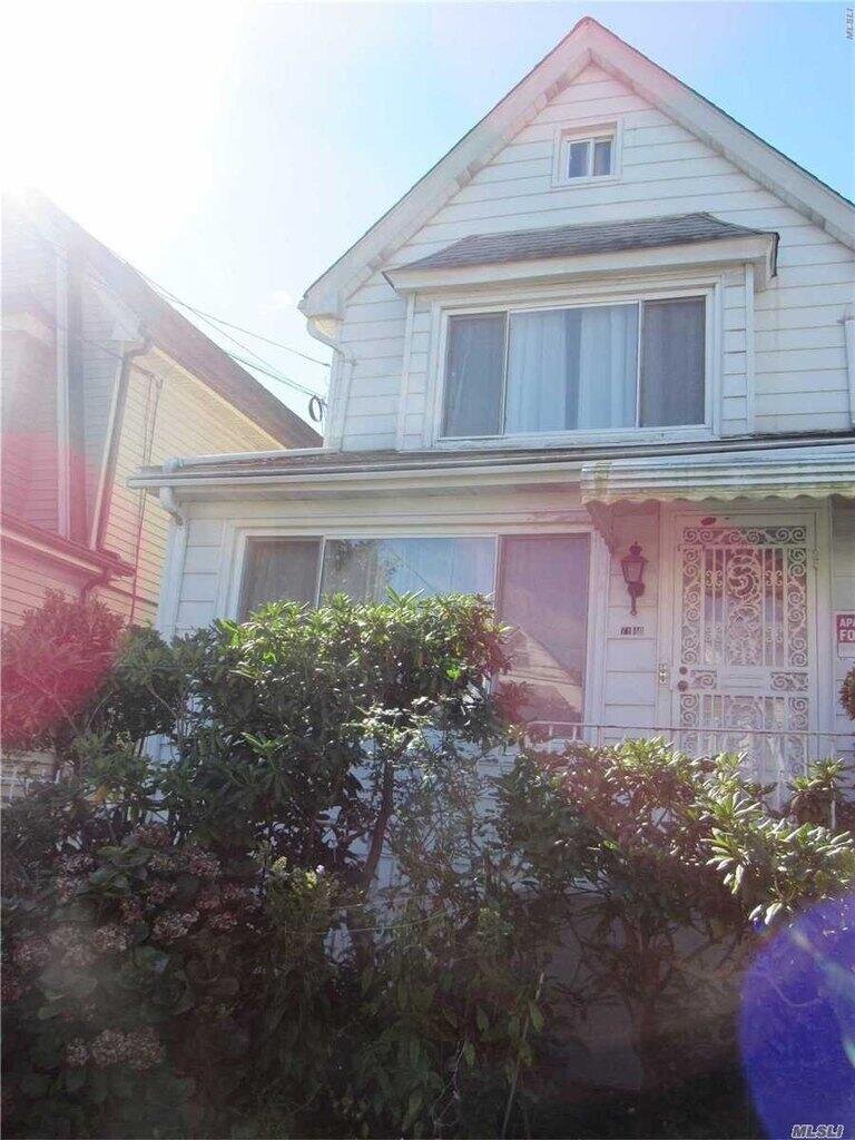 71-40 Manse Street, Forest Hills, NY 11375